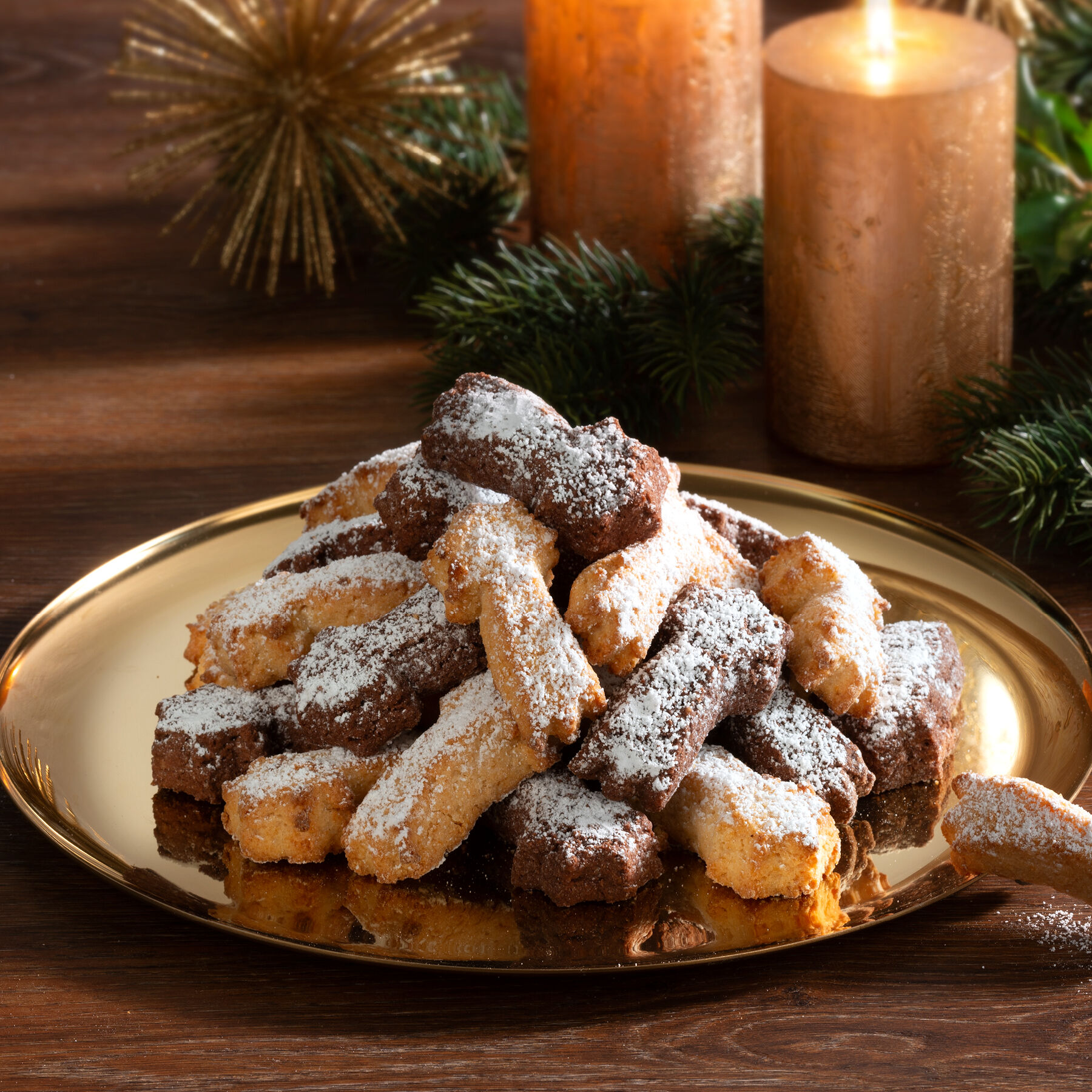 Klassisches italienisches Weihnachtsgebäck Pasticcini alla Mandorla ...